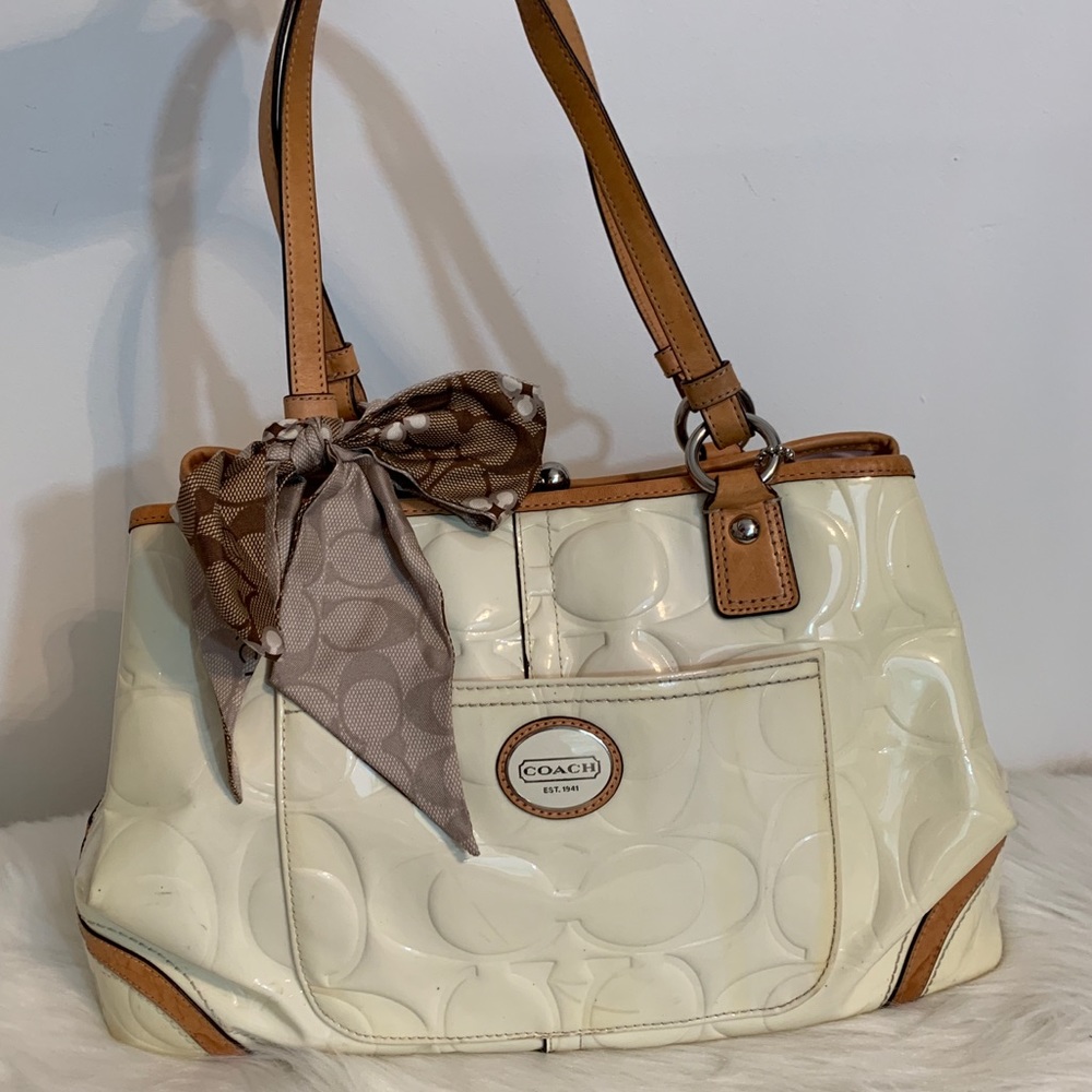 Coach Signature Ivory Kiss Lock Tote Purse - Gem